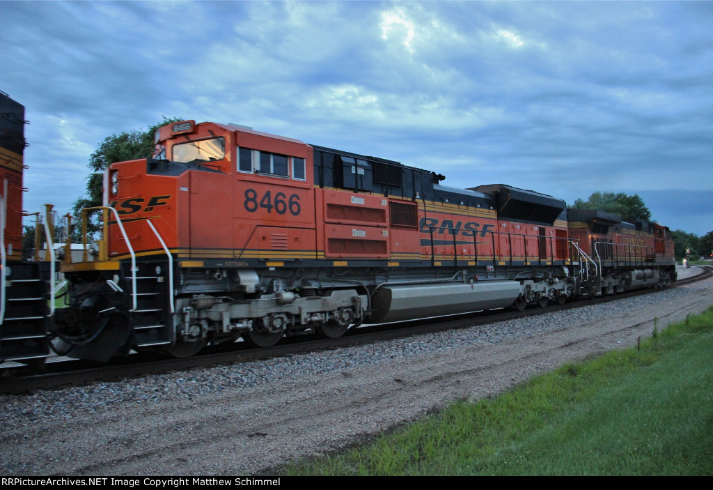 BNSF 8466